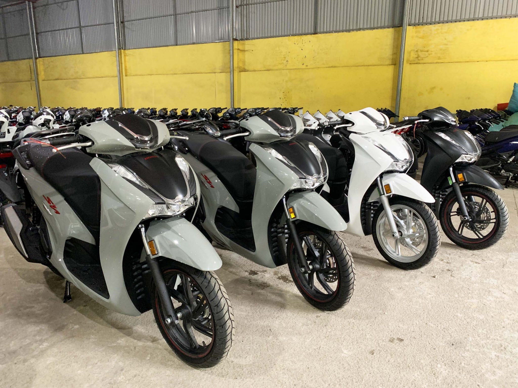 Giá SH 350i Chỉ 123 Triệu. Đợt Giảm Mạnh Nhất Trong Năm Tại Head Hòa ...