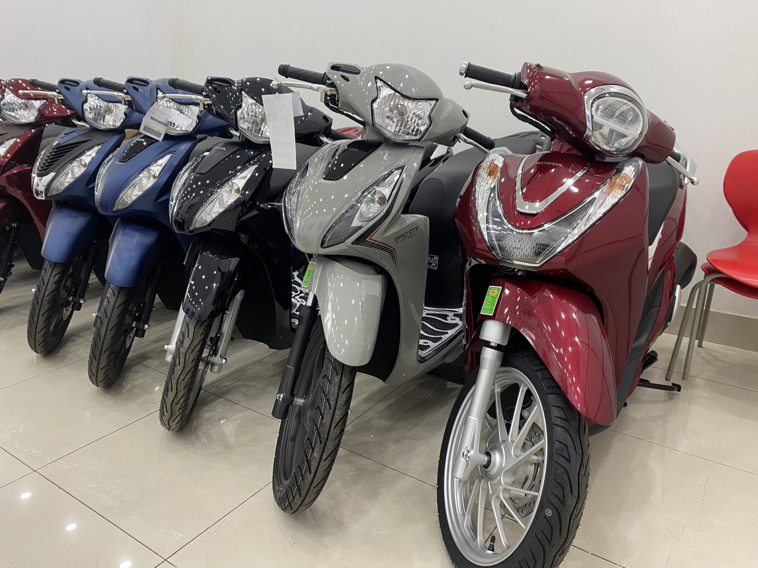 Giá Xe Sh Mode Tháng 8/2023 - Giá Xe Lại Tụt Không Phanh