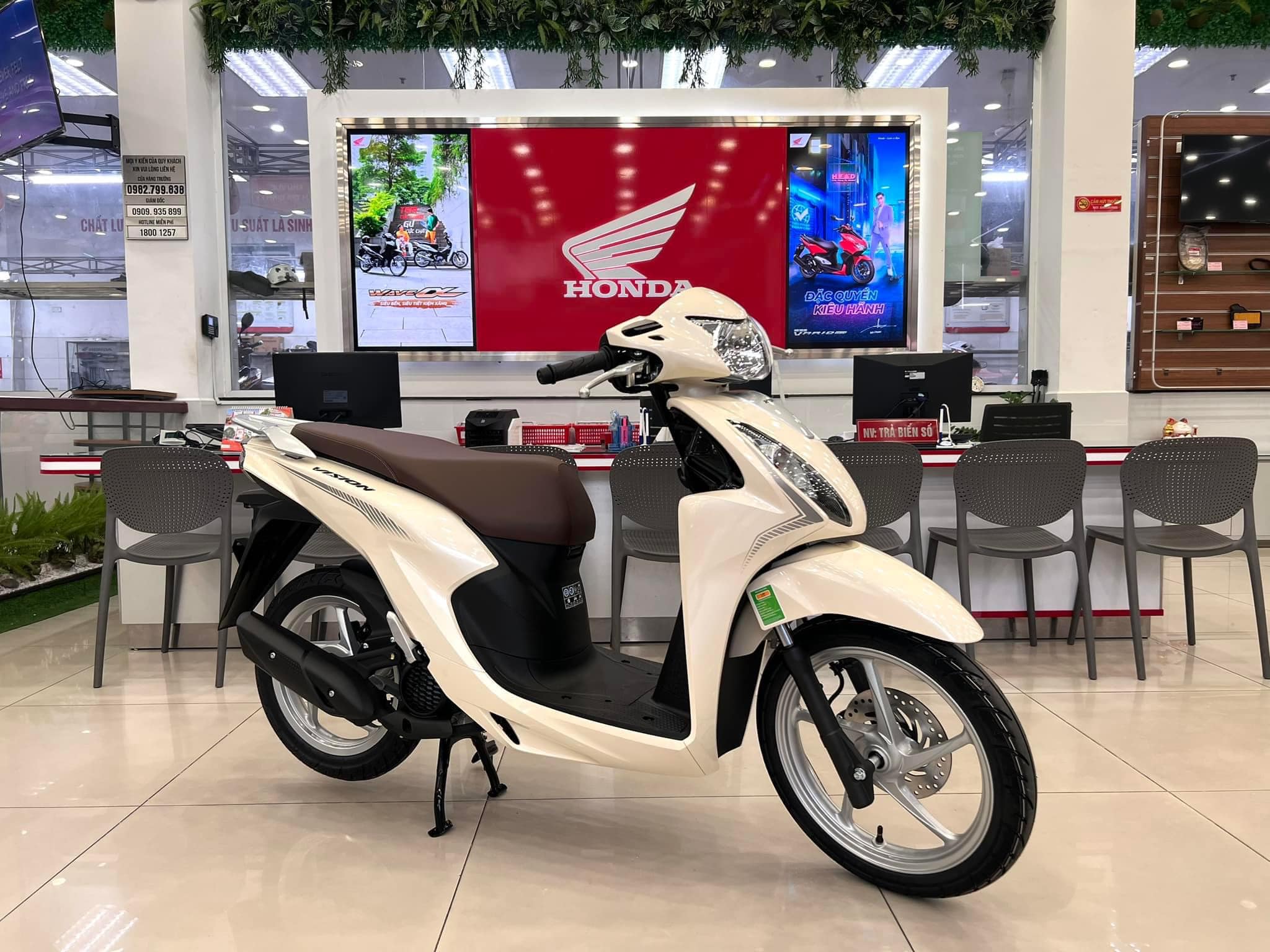 Honda Vision Cổ điển 2023 Ra Mắt - Giá Bán Tại đại Lý Là Bao Nhiêu ...