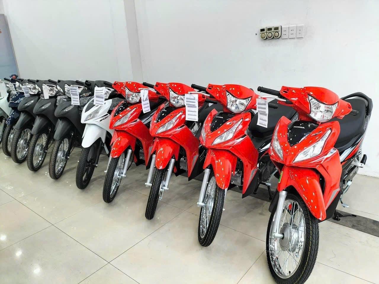 2024 đến Rồi! Giữa Wave Alpha Và Wave RSX Nên Chọn Chiếc Xe Nào? - HÒA ...